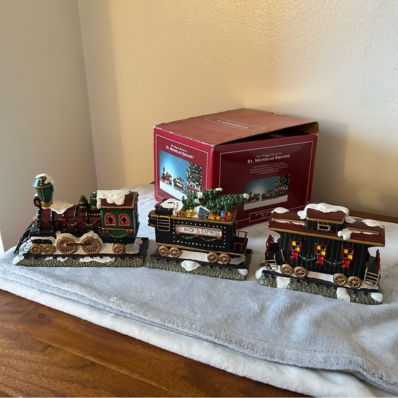 St. Nicholas Square | Holiday | Village Collection St Nicholas Square ...